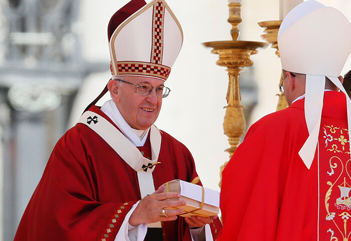 All Set for Pallium Mass at the holy Sea - Radio Angelus